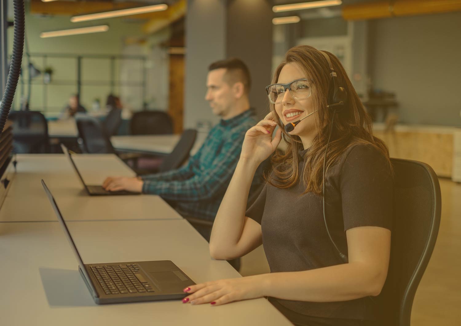 How to Describe a Customer Service Job on a Resume